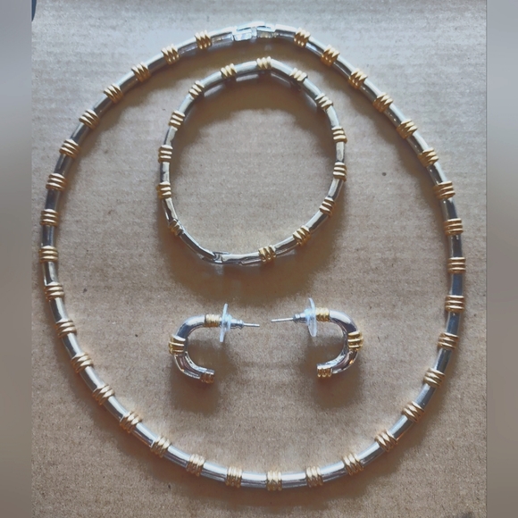 Vintage | Jewelry | Vintage 3 Piece Jewelry Set Color Goldtone Silver ...